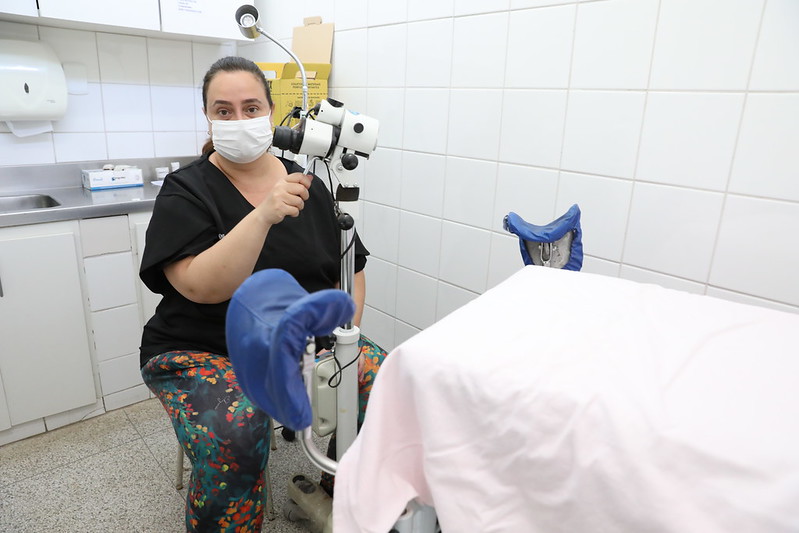 Exames de prevenção ao câncer do colo do útero estão disponíveis em ...